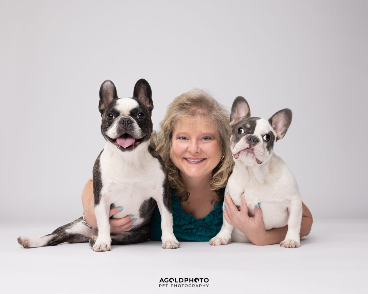 20 Ways to Pose for Professional Photos with Your Pet - AGoldPhoto Pet ...